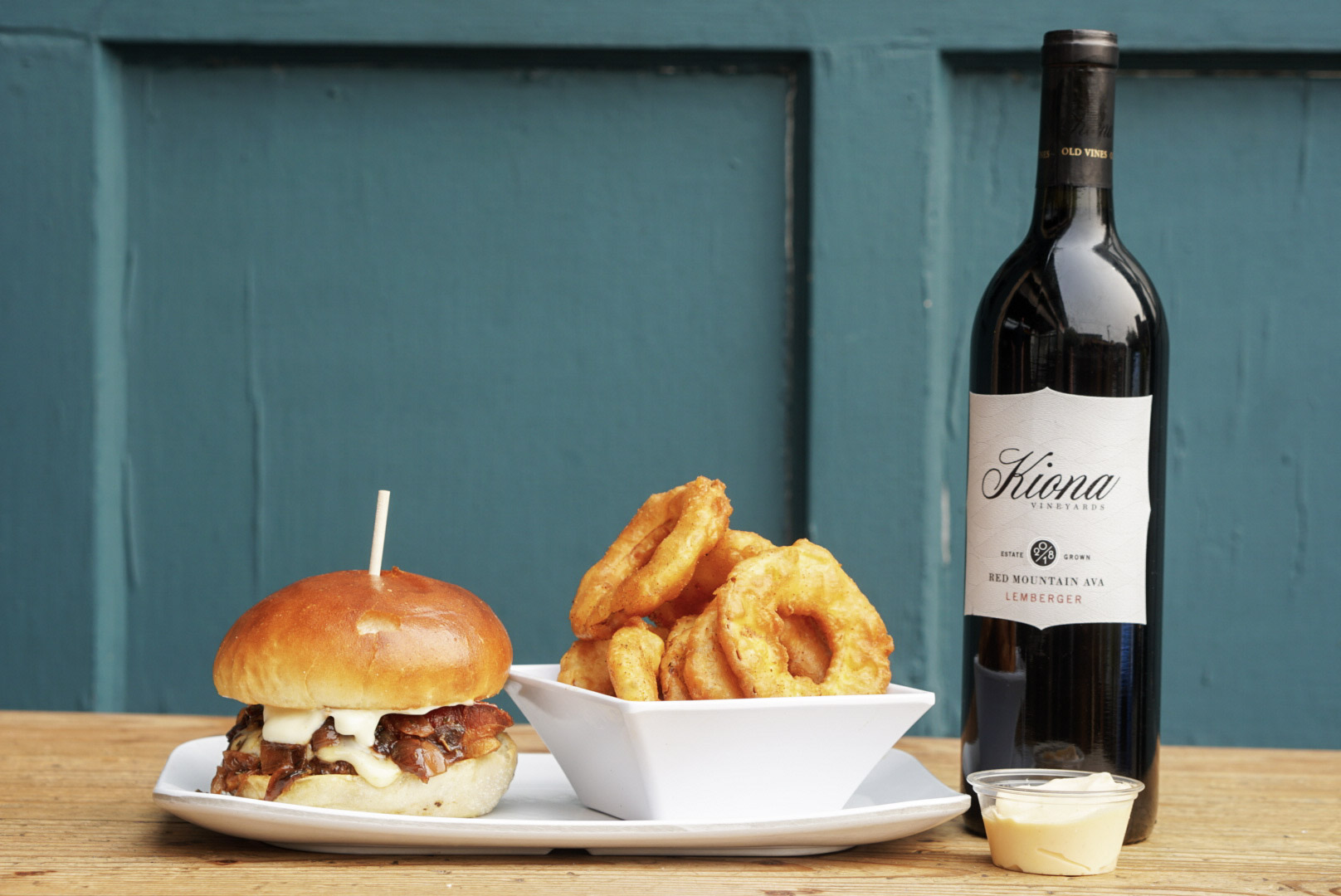 Uneeda Burger launches ‘Berger + Burger Takeout Special – S E A T T L E ...