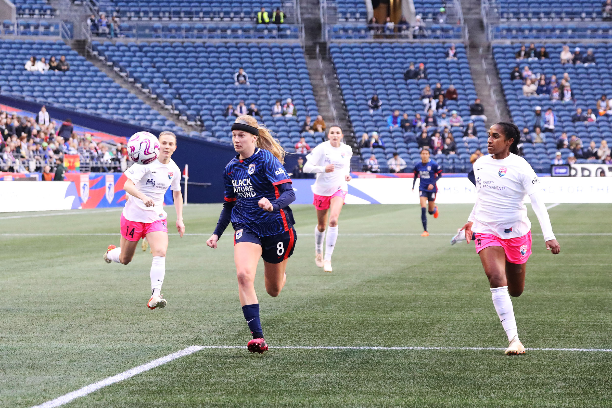 OL Reign Brings Energy in Home Opener – S E A T T L E I T E